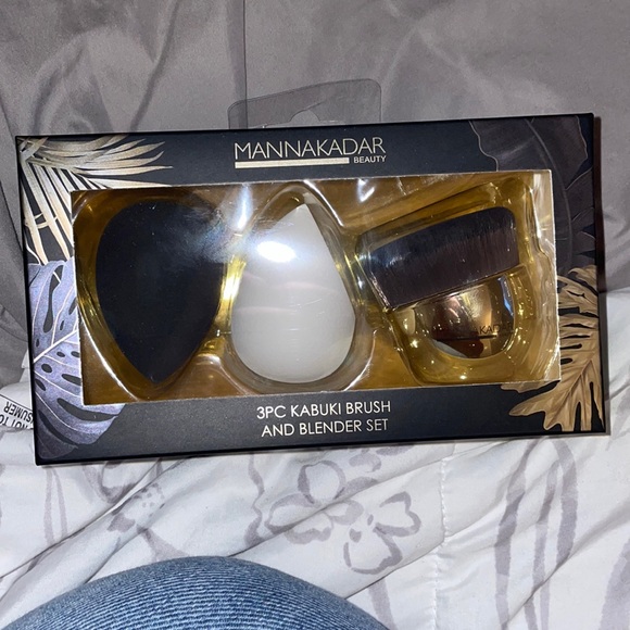Manna Kadar | Makeup | Nwt Manna Kadar Beauty 3pc Kabuki Brush And ...